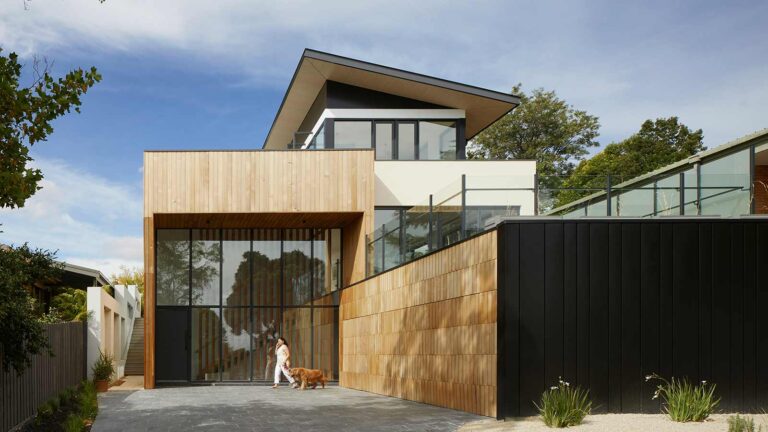 Property Title Searching: 5 Key Insights on Abstractors